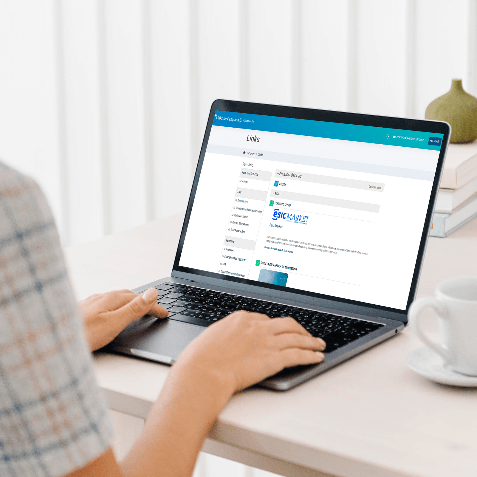 Faculdade e Colégio ESIC Internacional - Curitiba